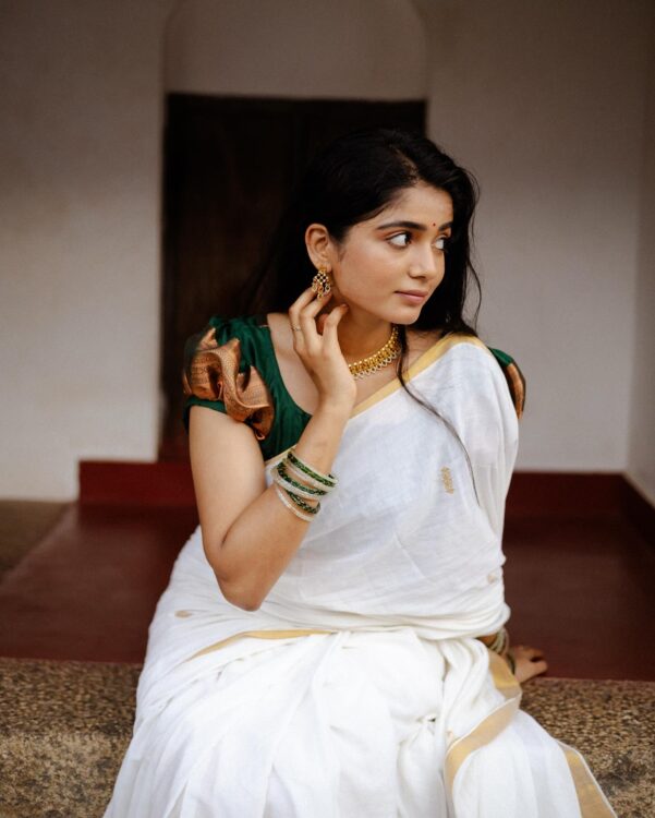 Viyana (Bigg Boss Tamil 9) Wiki, Age, Family, Images - TamilGlitz