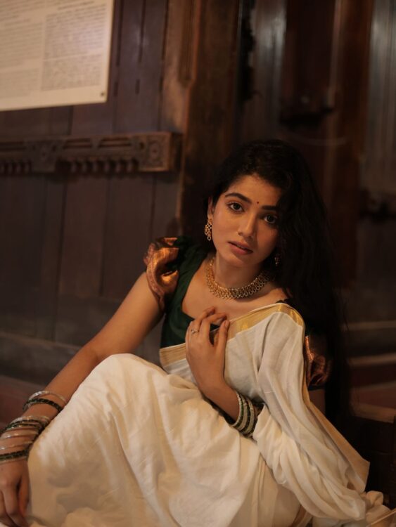 Viyana (Bigg Boss Tamil 9) Wiki, Age, Family, Images - TamilGlitz